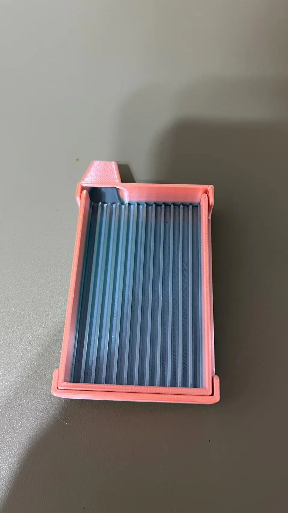 Pala de 15 canales con tapa y boca de vertido para perlas Hama - Modelo de impresión 3D gratuito ...