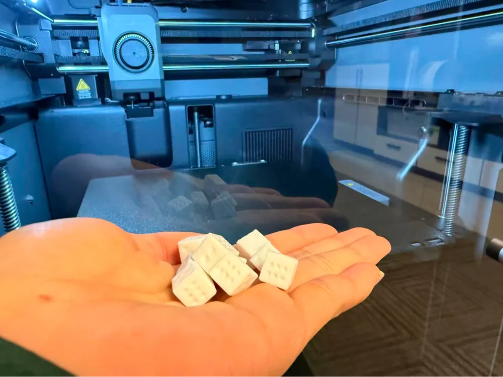 A common simple [dice] - Free 3D Print Model - MakerWorld