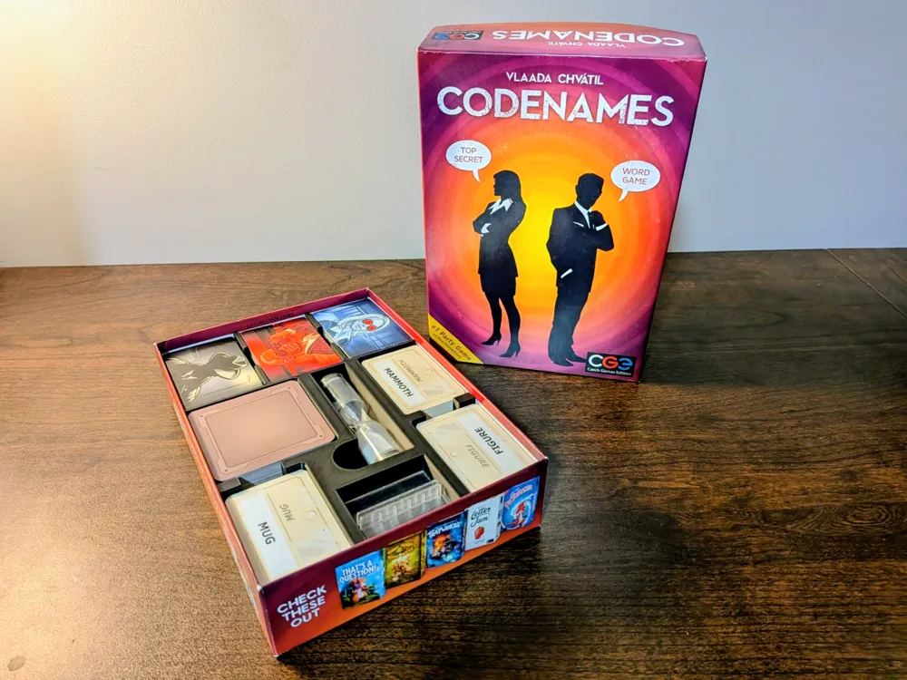 Divisor de Jogo Codenames para Armazenamento Organizado - Modelo ...