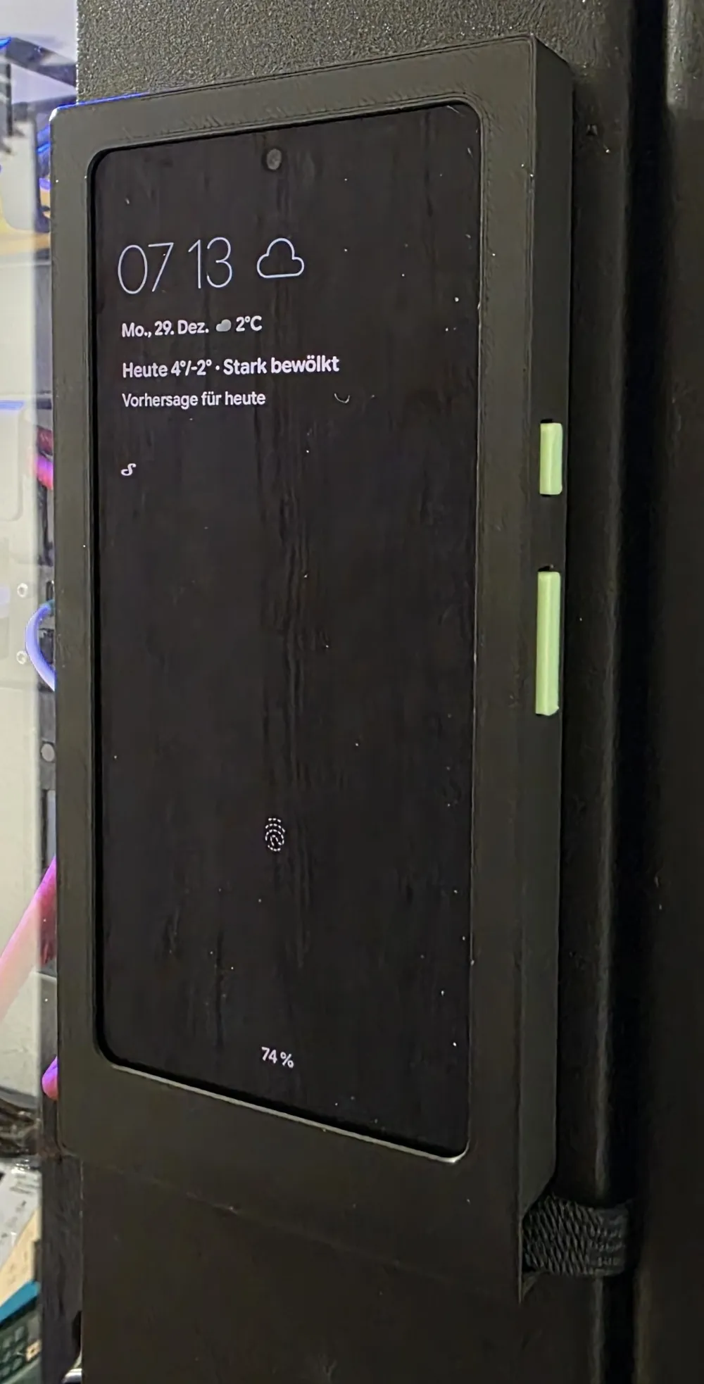 Google Pixel 7 Wall Frame - Free 3D Print Model - MakerWorld