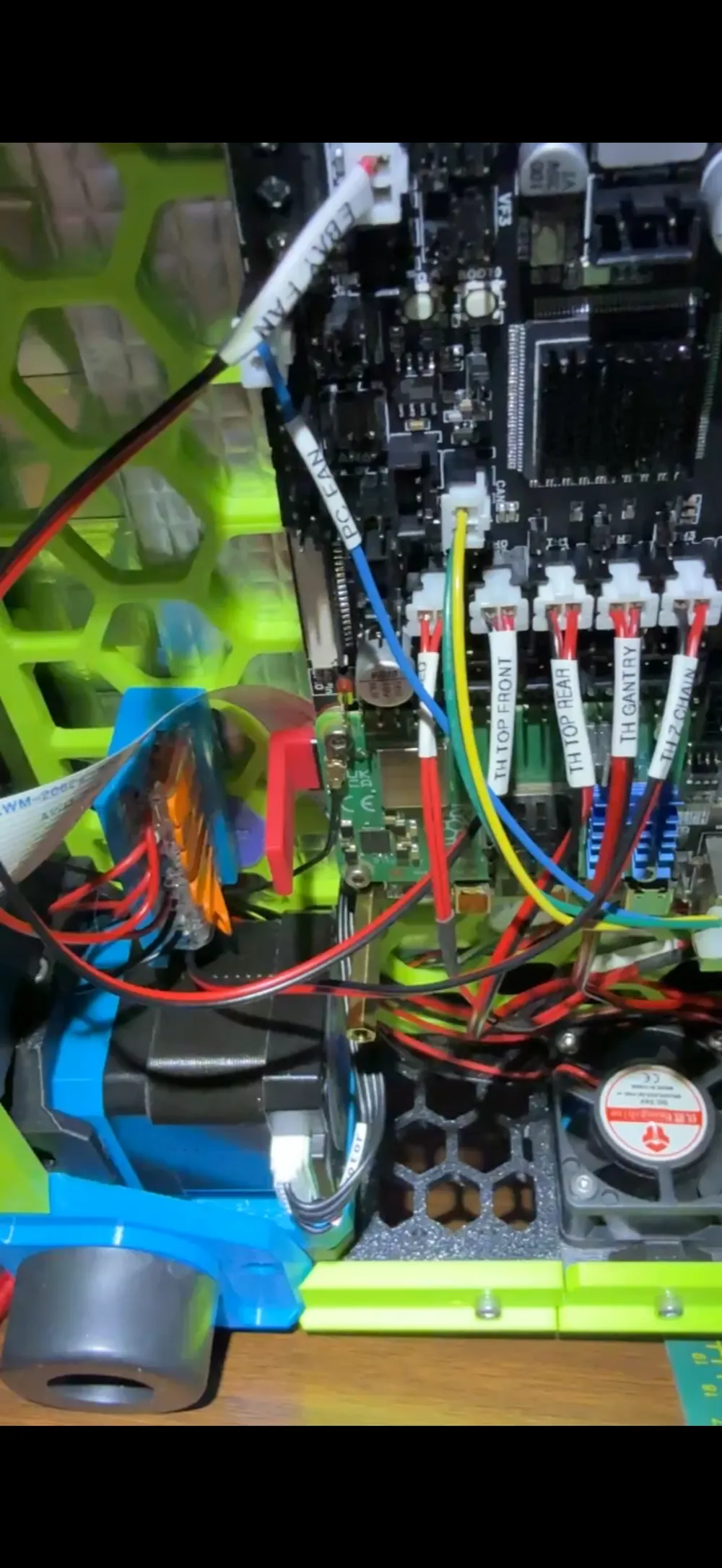 Raspberry Pi micro SD card Holder - Free 3D Print Model - MakerWorld