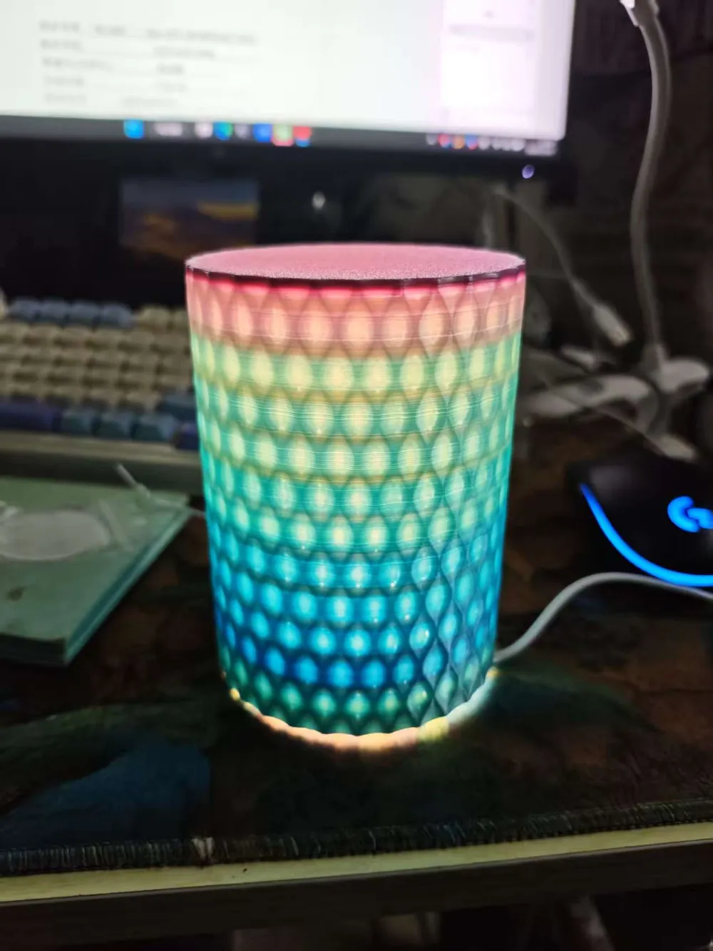 Wave Texture Pen Holder - Free 3D Print Model - MakerWorld