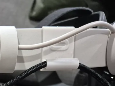 Oculus , Meta Quest VR cable holder - Free 3D Print Model - MakerWorld