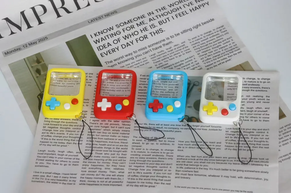 Mini Pixel Game Console Keychain - Free 3D Print Model - MakerWorld