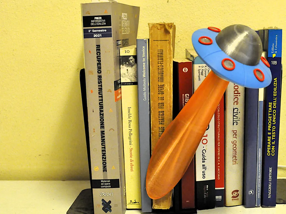 UFO book nook (with inner light!) - Free 3D Print Model - MakerWorld