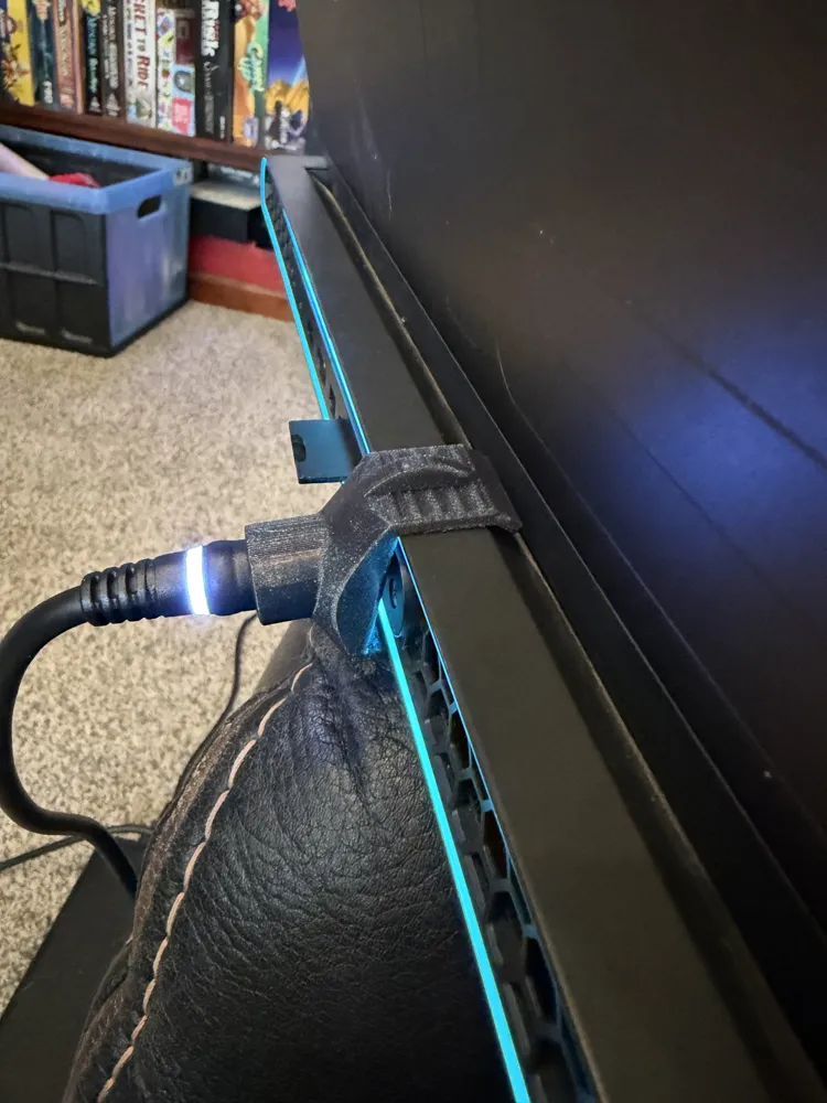 Clip de câble Alienware M17 - Modèle d'Impression 3D Gratuit - MakerWorld