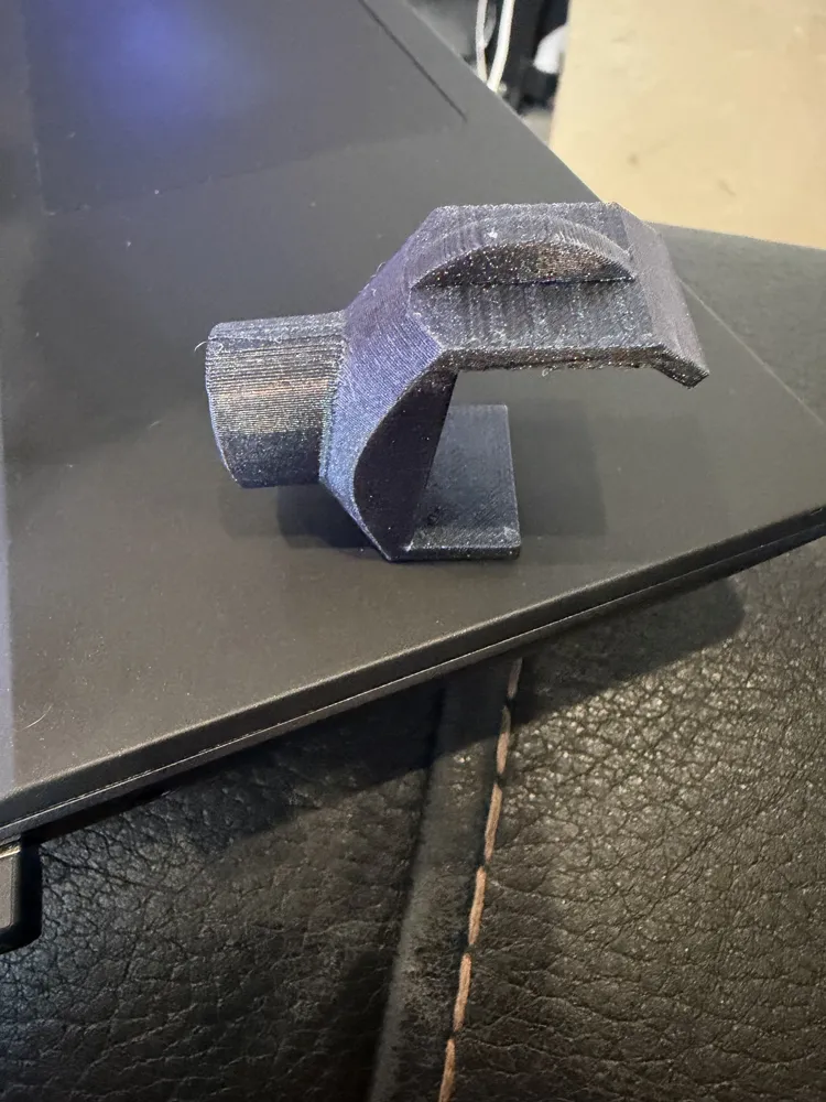 Clip de câble Alienware M17 - Modèle d'Impression 3D Gratuit - MakerWorld