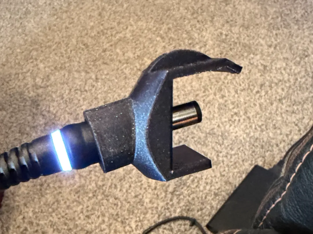 Clip de câble Alienware M17 - Modèle d'Impression 3D Gratuit - MakerWorld