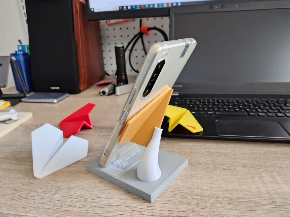Paper Plane Airport Phone Stand - Free 3D Print Model - MakerWorld