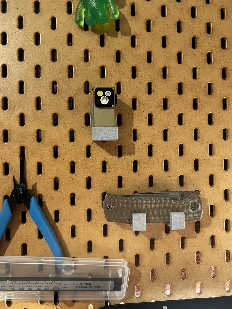 Olight Oclip Skadis holder - Free 3D Print Model - MakerWorld