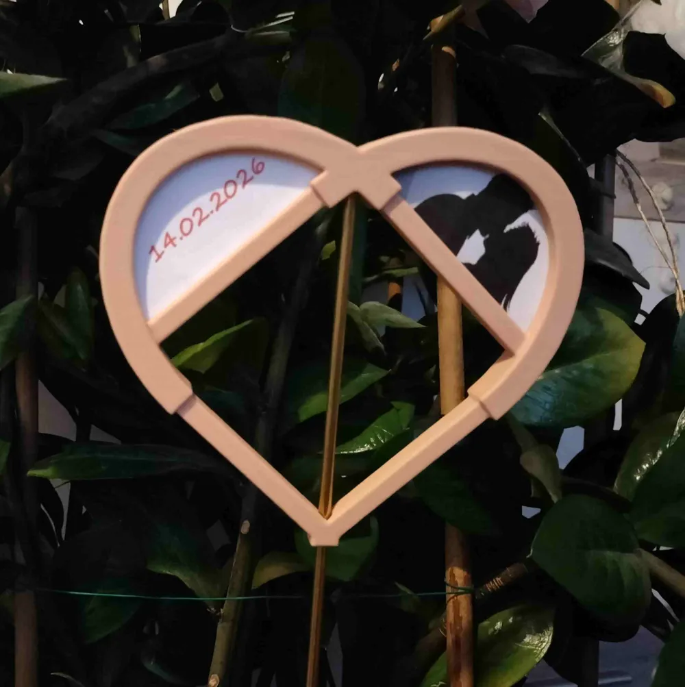 Valentine Spinning Heart Photo Frame (2 Versions) - Free 3D Print Model ...