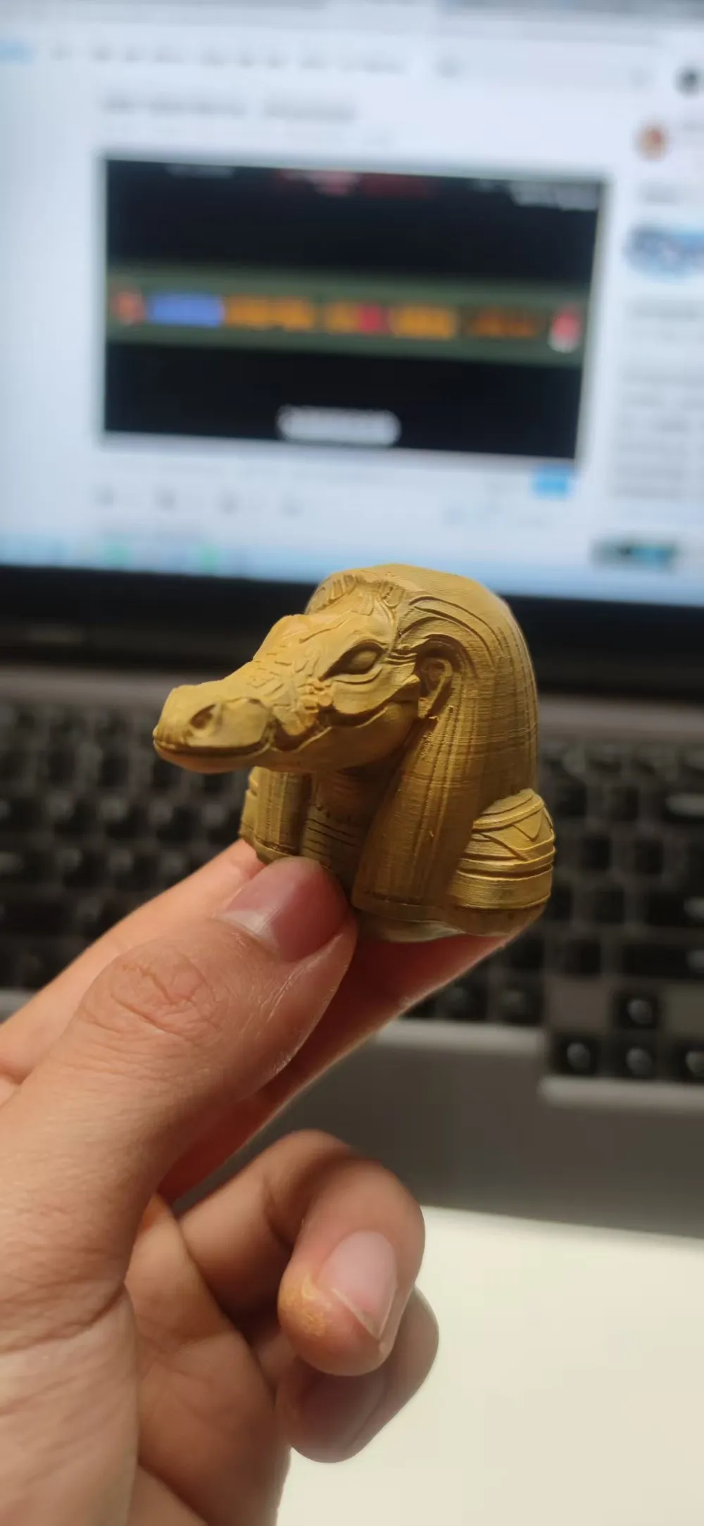 Estátua da Cabeça de Crocodilo Dourado da Operação Delta - Modelo ...