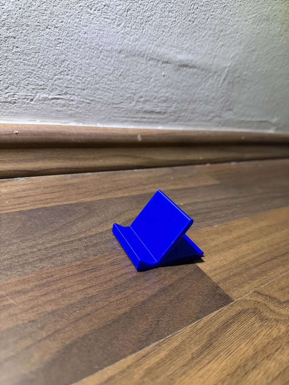 Horizontal phone stand - Free 3D Print Model - MakerWorld