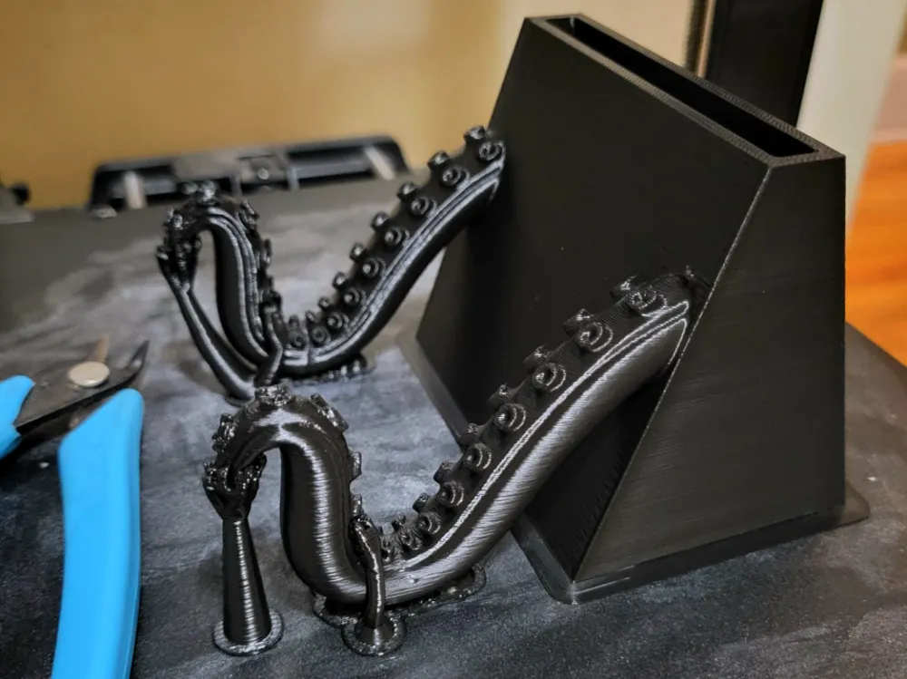 Tentacle Book + Bookmark Display / Phone Holder - Free 3D Print Model ...