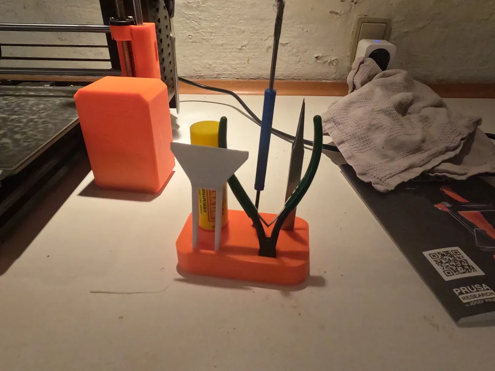 Tool holder - Free 3D Print Model - MakerWorld