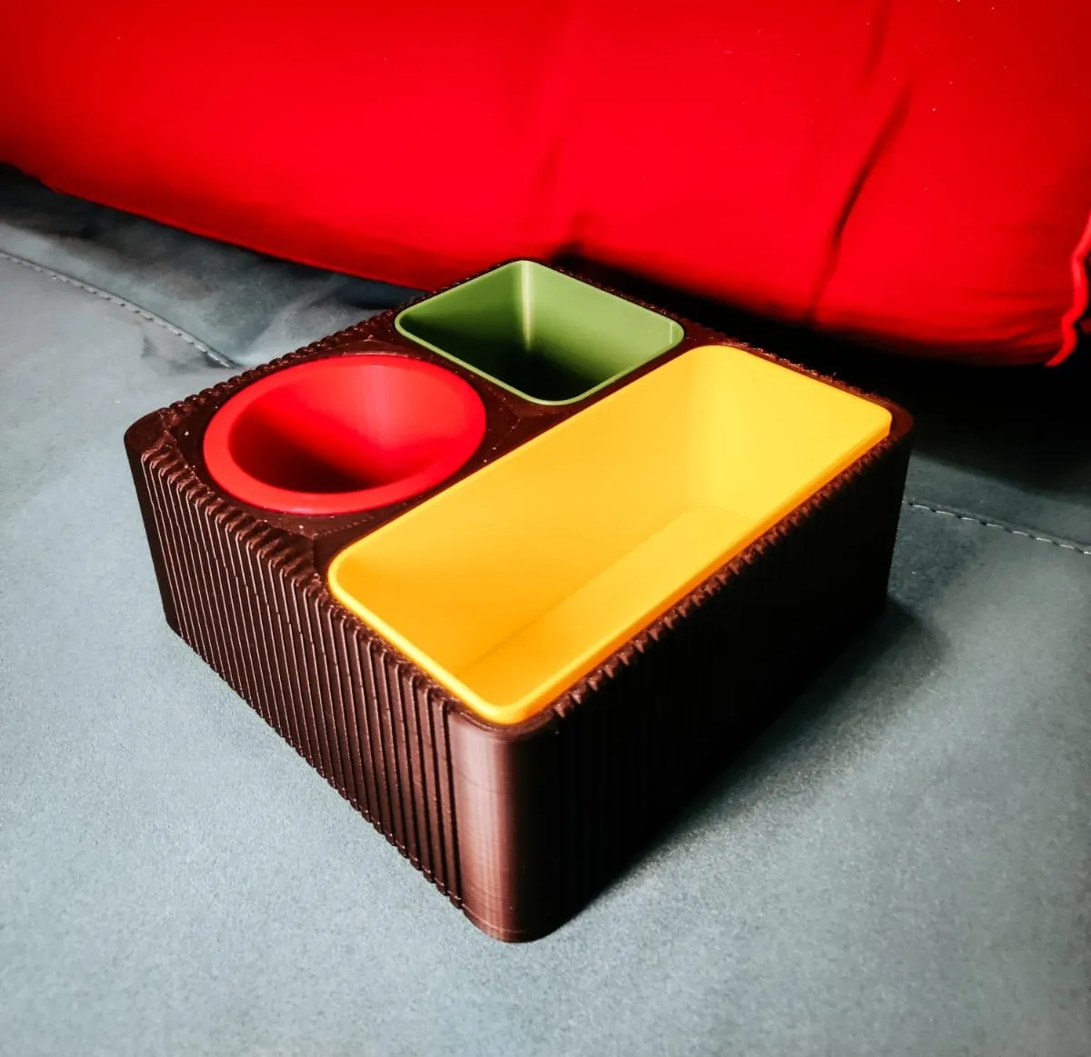 Couch caddy - the perfect movie night companion - Free 3D Print Model ...