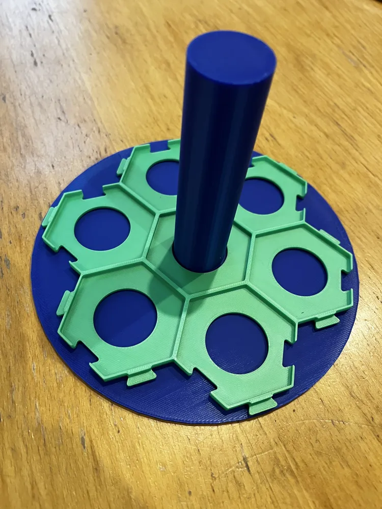 Broche de tuiles Dorfromantik - Modèle d'Impression 3D Gratuit - MakerWorld