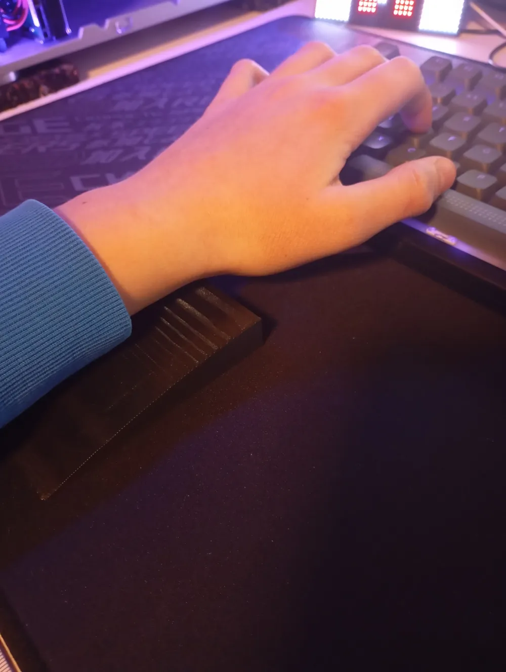 Adjustable Keyboard Armrest - Free 3D Print Model - MakerWorld
