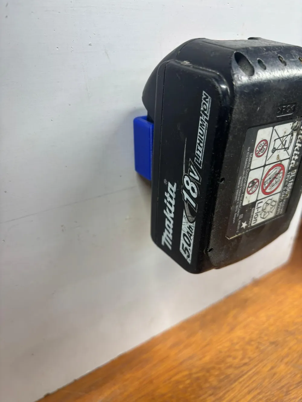 Makita battery holder - Free 3D Print Model - MakerWorld