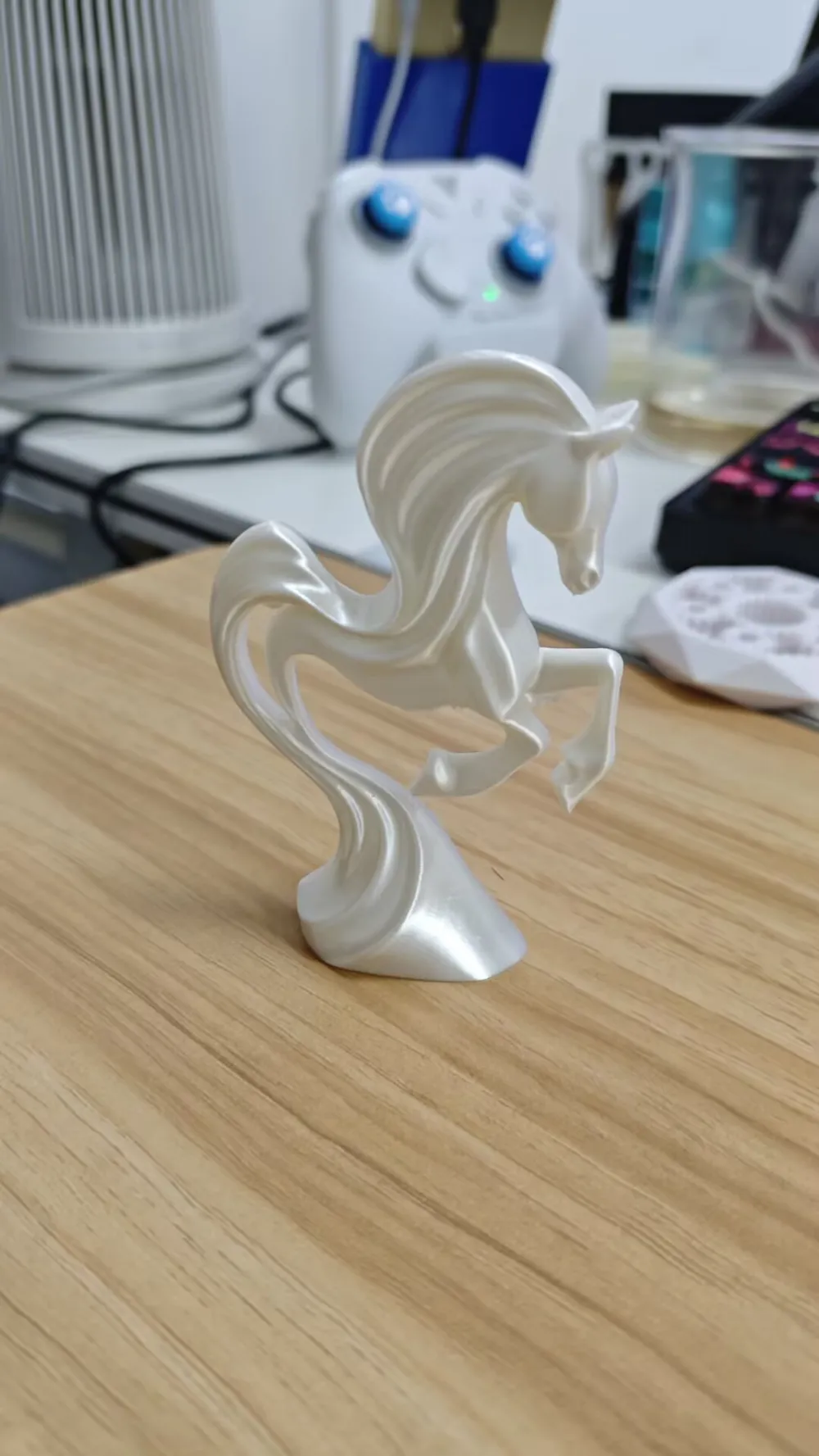 Flowing Clouds Silk Pony - Free 3D Print Model - MakerWorld