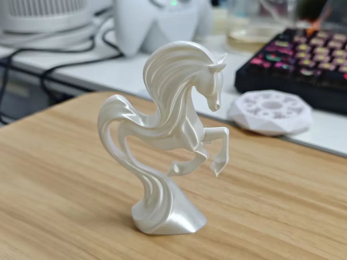 Flowing Clouds Silk Pony - Free 3D Print Model - MakerWorld