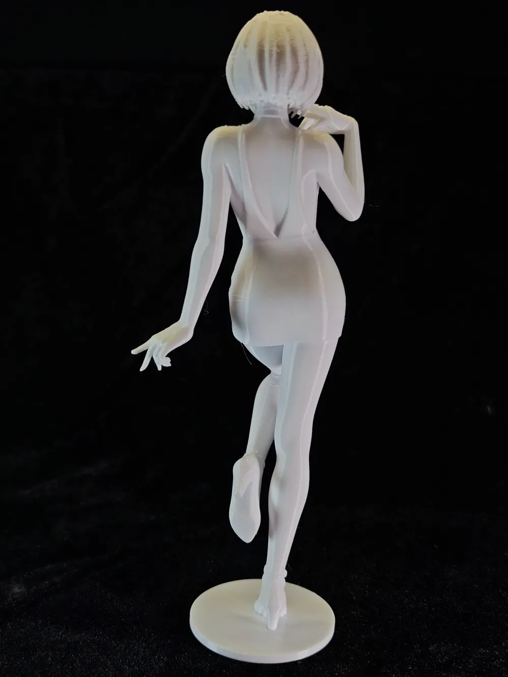 Beautiful woman in deep V-neck short dress - Free 3D Print Model ...