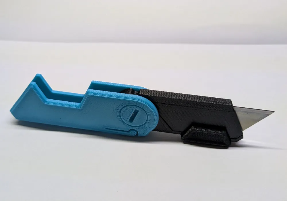 Foldable Utility Knife Blade Holder - Free 3D Print Model - MakerWorld