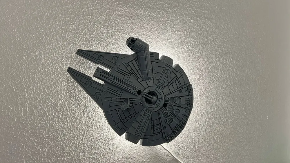 Millenium falcon - Free 3D Print Model - MakerWorld