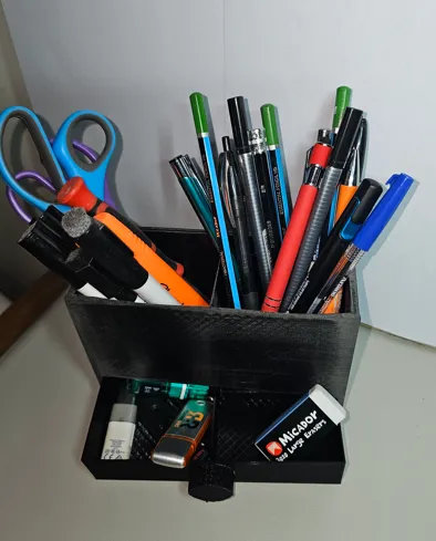 Pen holder with Draw - Free 3D Print Model - MakerWorld