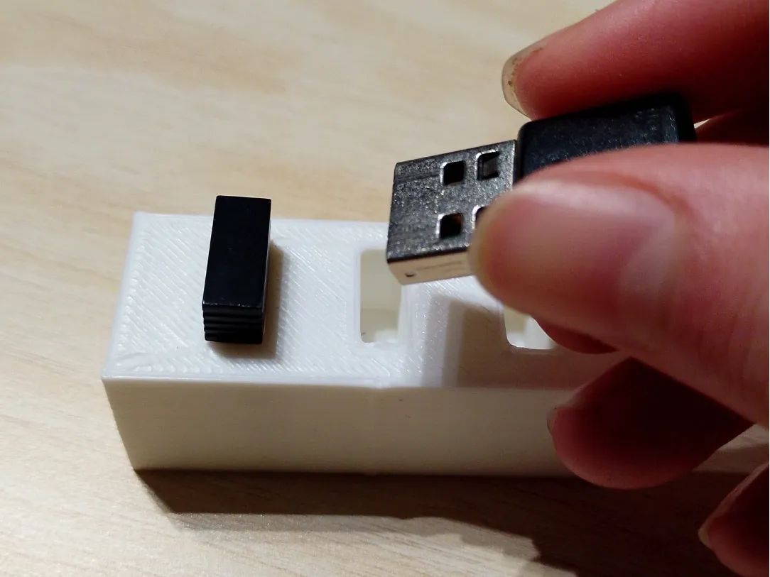 USB Holder - Free 3D Print Model - MakerWorld