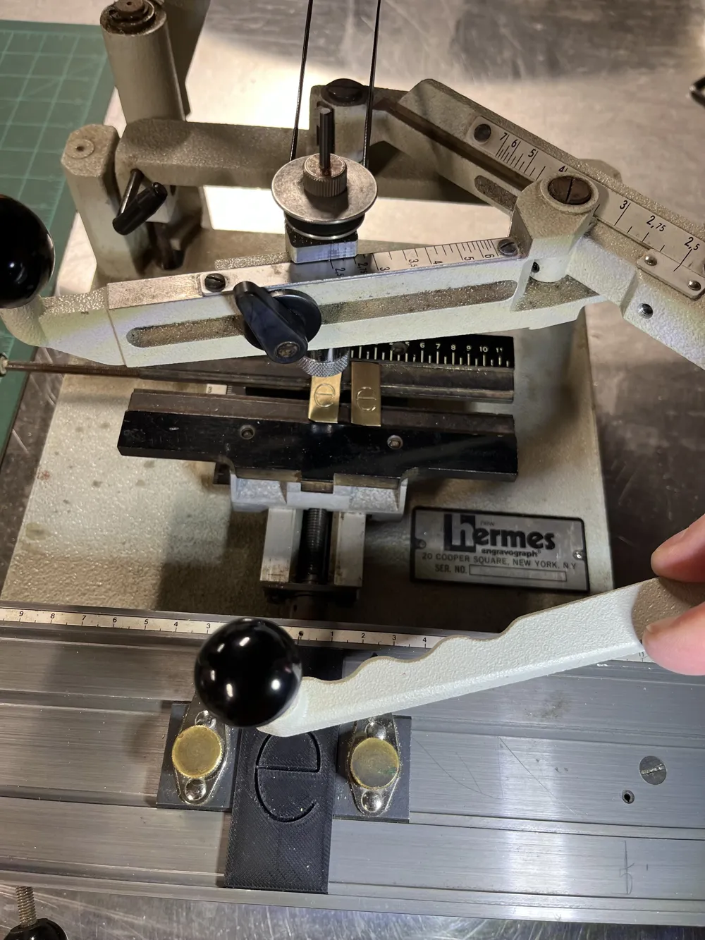 New Hermes 雕刻机字体 #35-019 – 小写字母 a-d - 免费 3D 打印模型 - MakerWorld