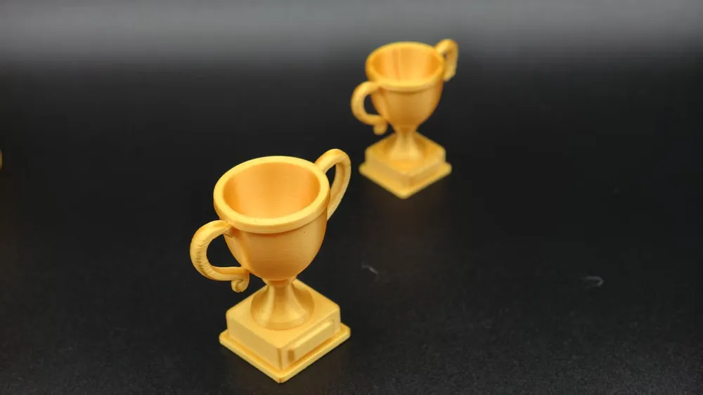 Trophée/Coupe en or - Modèle d'Impression 3D Gratuit - MakerWorld
