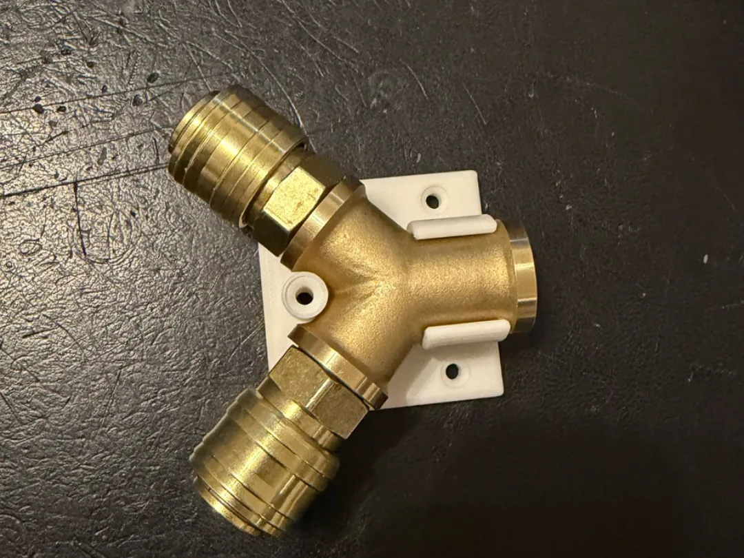 Pneumatic Coupling Wall Mount - Free 3D Print Model - MakerWorld