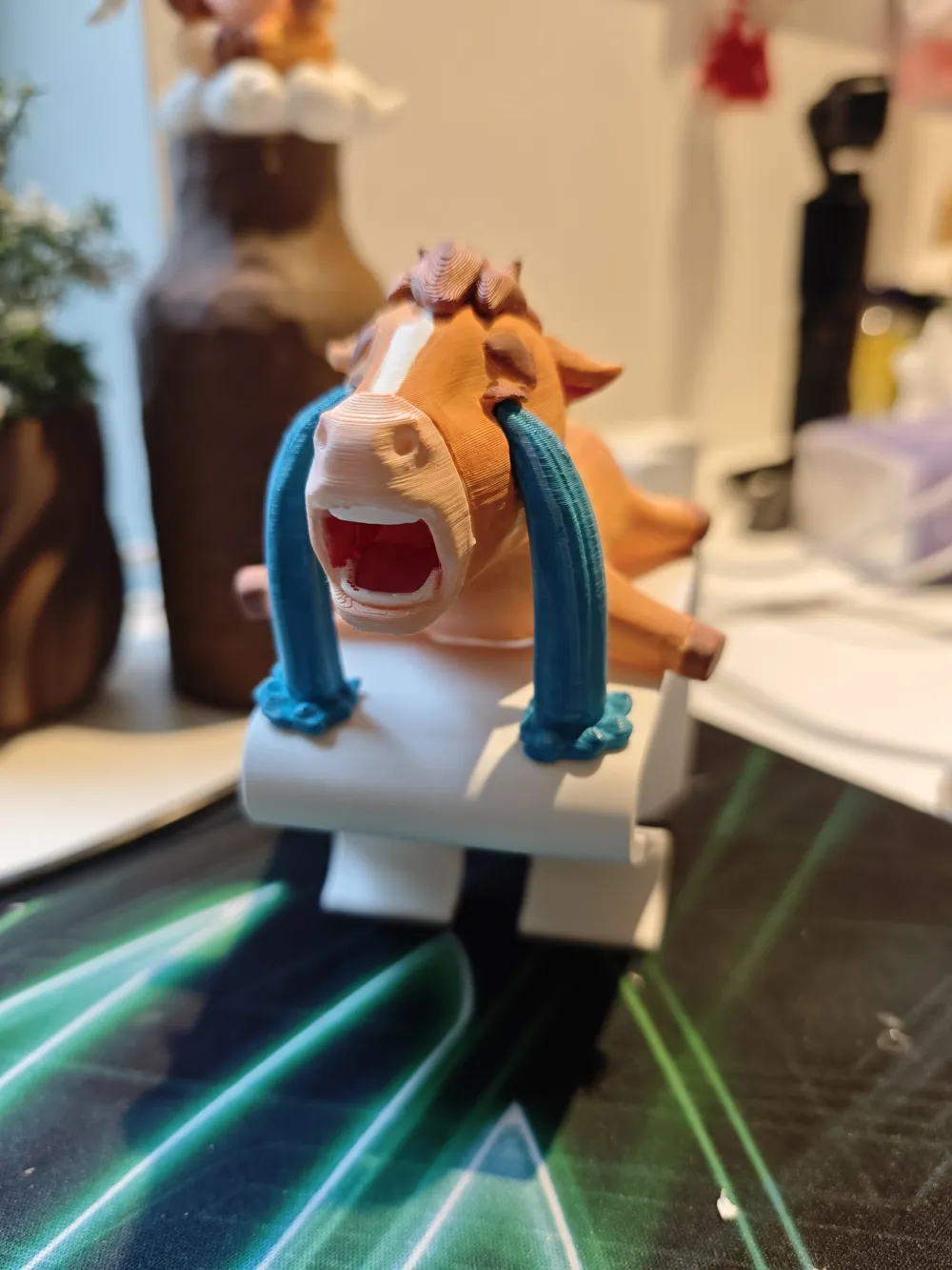 Le cheval ne cesse de « pleurer » — Figurine amusante de l'Année du ...