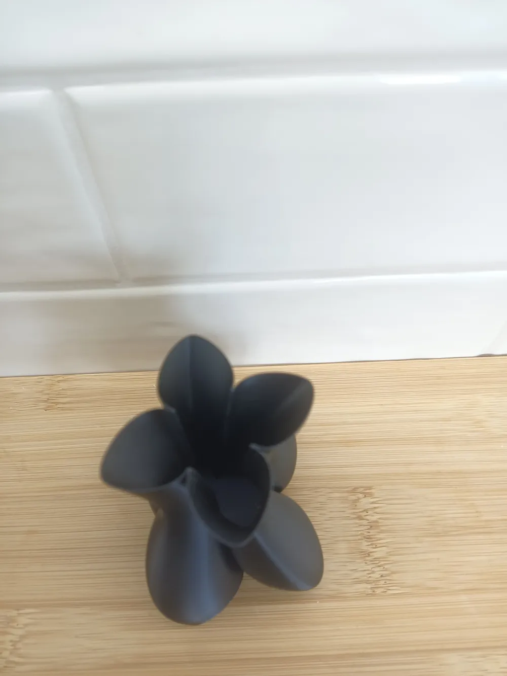 Flower Vase - Free 3D Print Model - MakerWorld