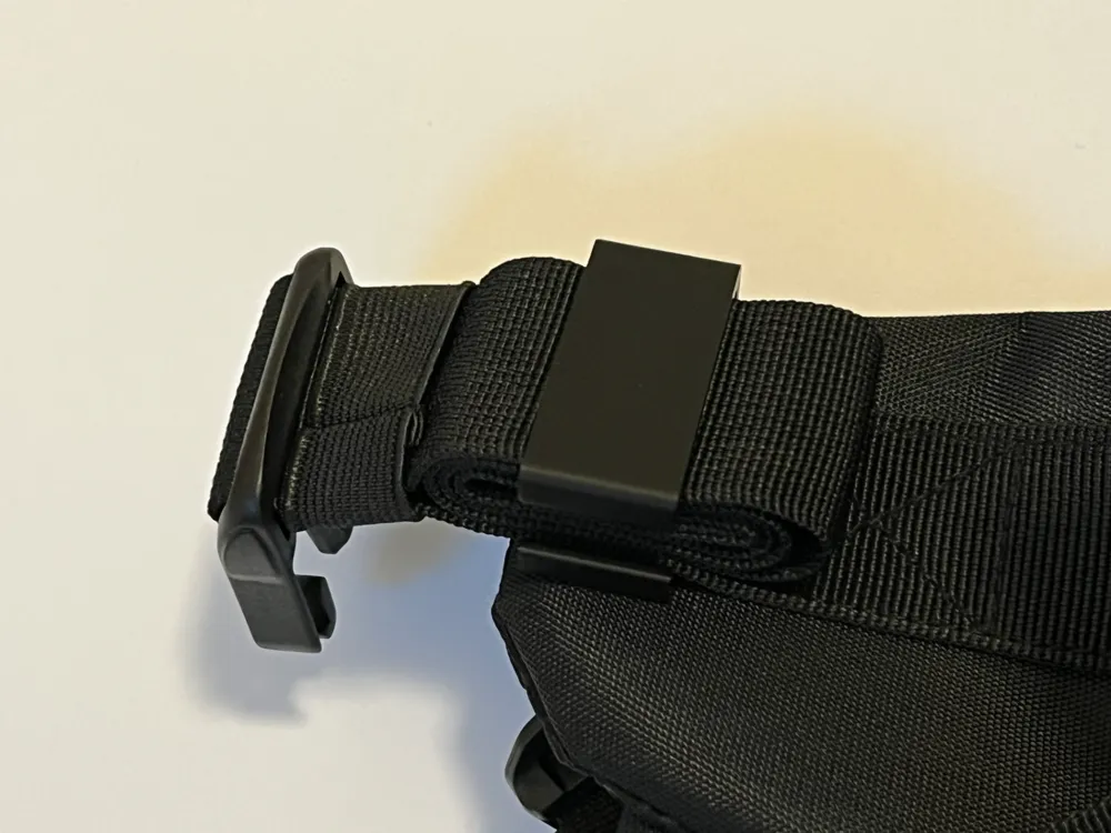 Backpack Strap Clip - customizable - Free 3D Print Model - MakerWorld