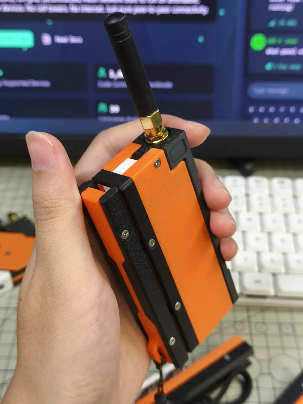 MeshSlide - Modular Meshtastic Case for Heltec V4 - Free 3D Print Model ...