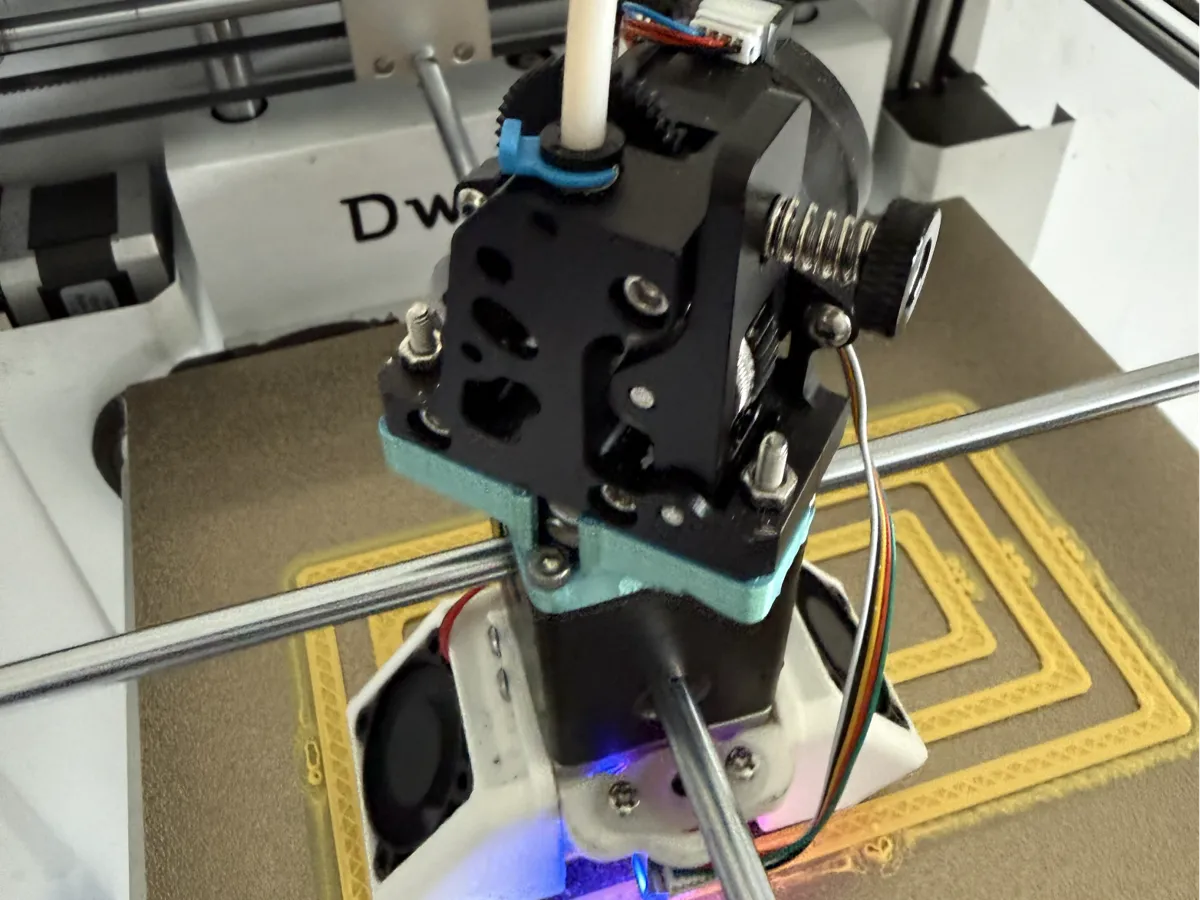 ultimaker direct drive extrusion base - Free 3D Print Model - MakerWorld