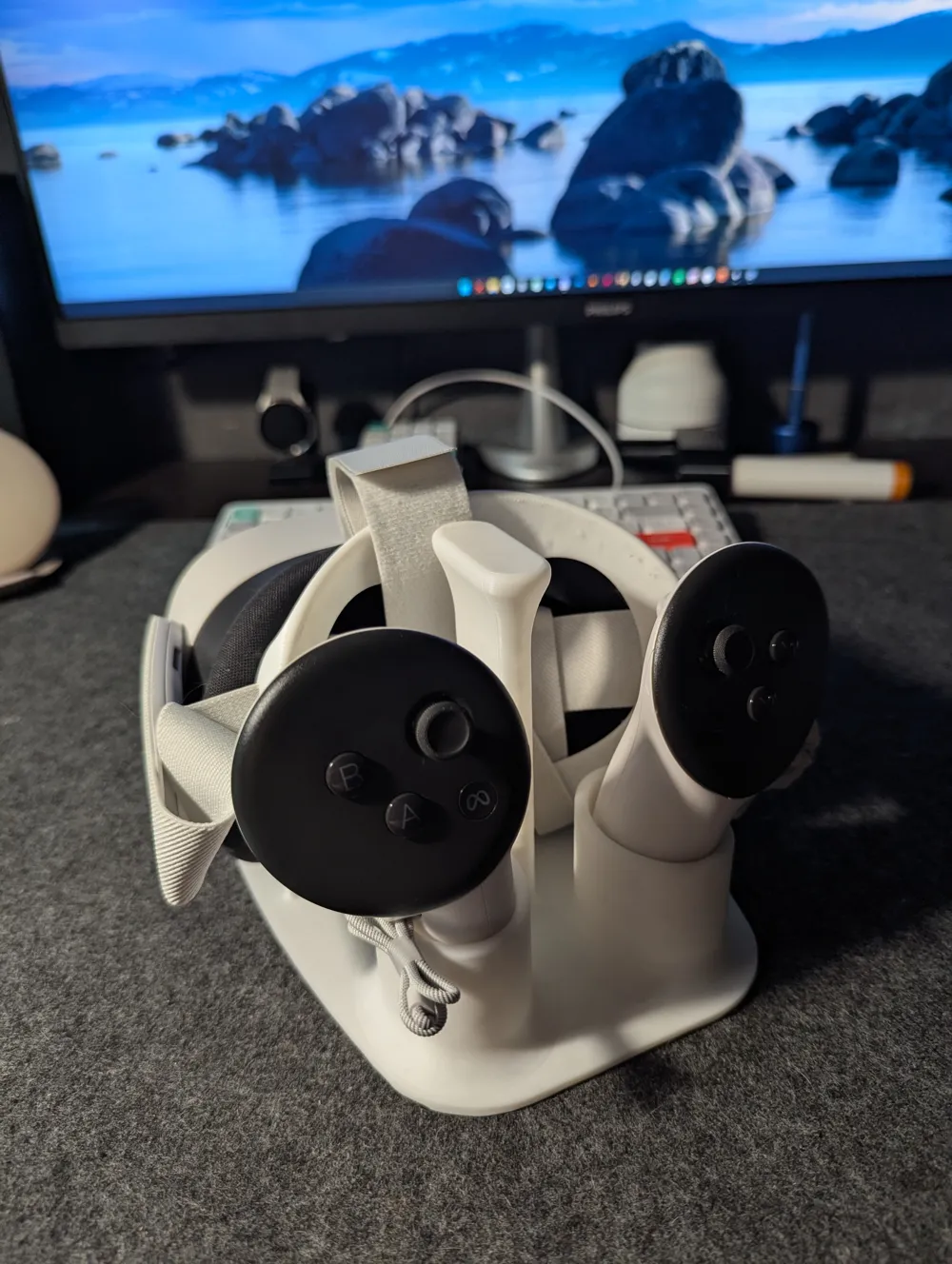 Stand for Meta Quest 3s with a handle - Free 3D Print Model - MakerWorld