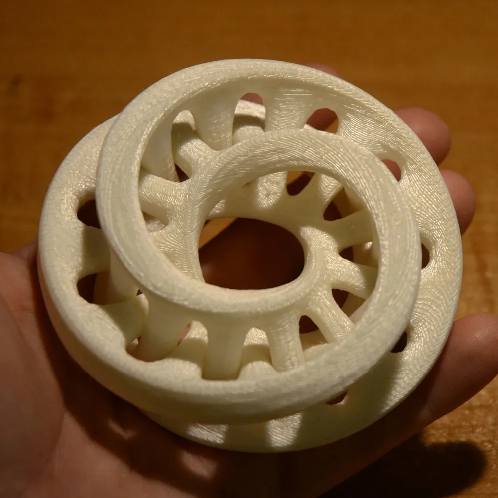 Interlocking 3D Moebius Sculpture - Free 3D Print Model - MakerWorld