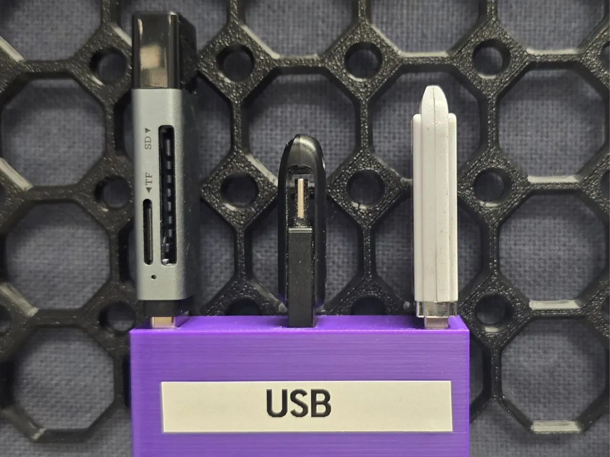 Multiboard Snap USB Holder - Free 3D Print Model - MakerWorld