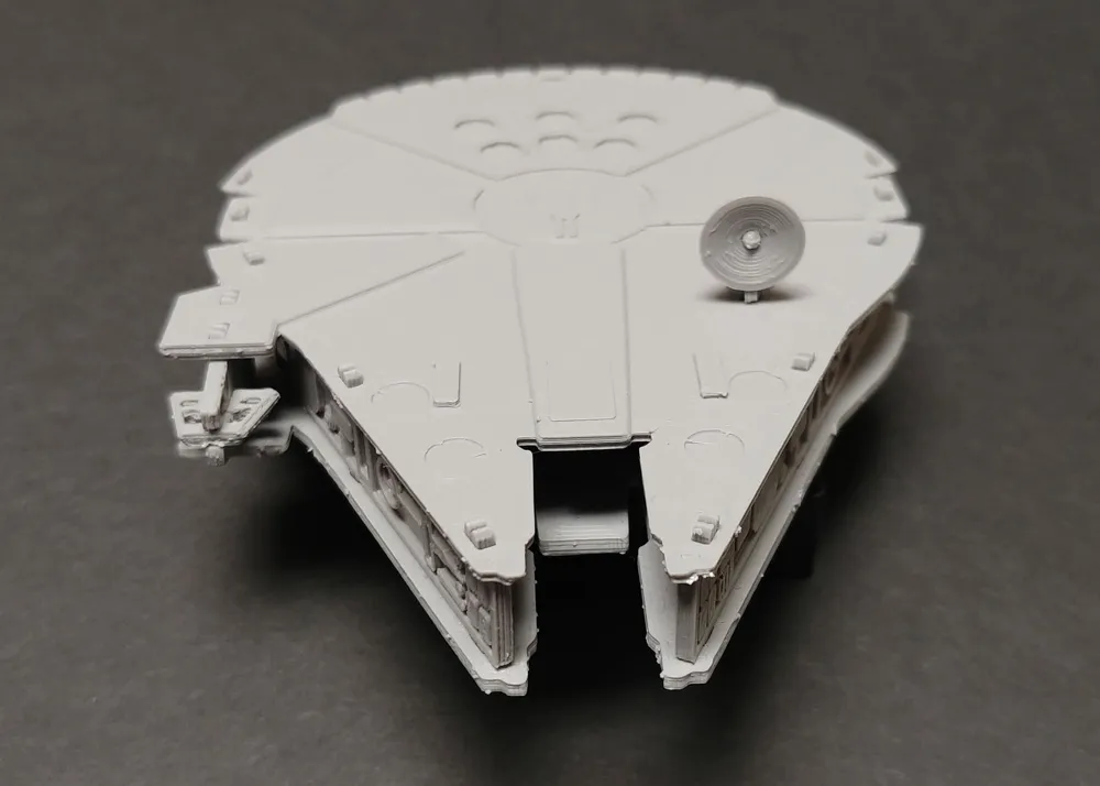 Star Wars Millennium Falcon Card Model - Free 3D Print Model - MakerWorld