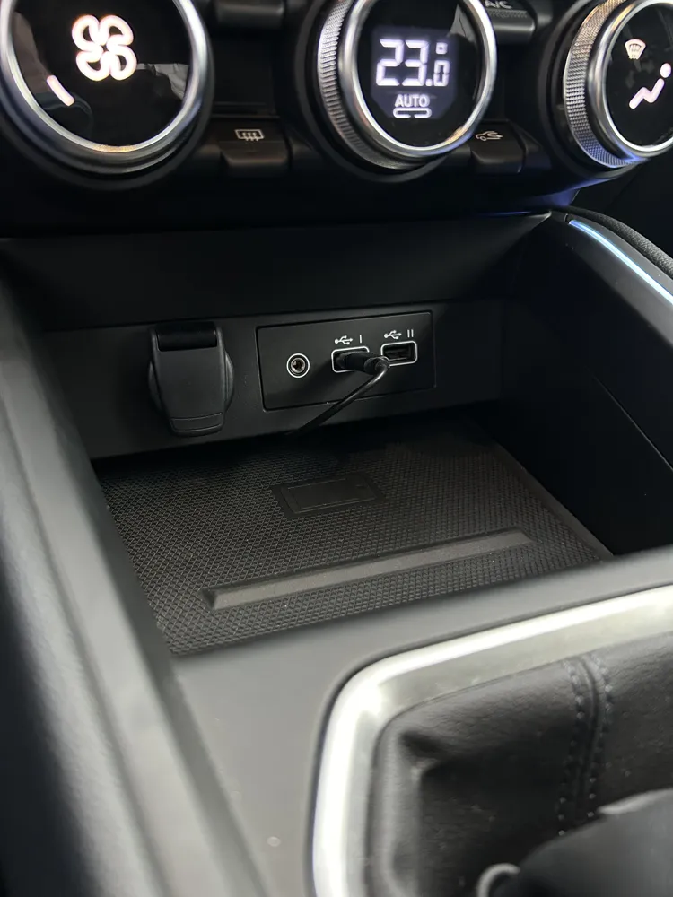 Wireless phone charger for Renault Clio 5 - Free 3D Print Model ...