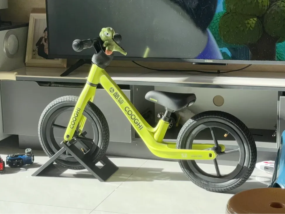 儿童平衡车停车支架 - 免费 3D 打印模型 - MakerWorld