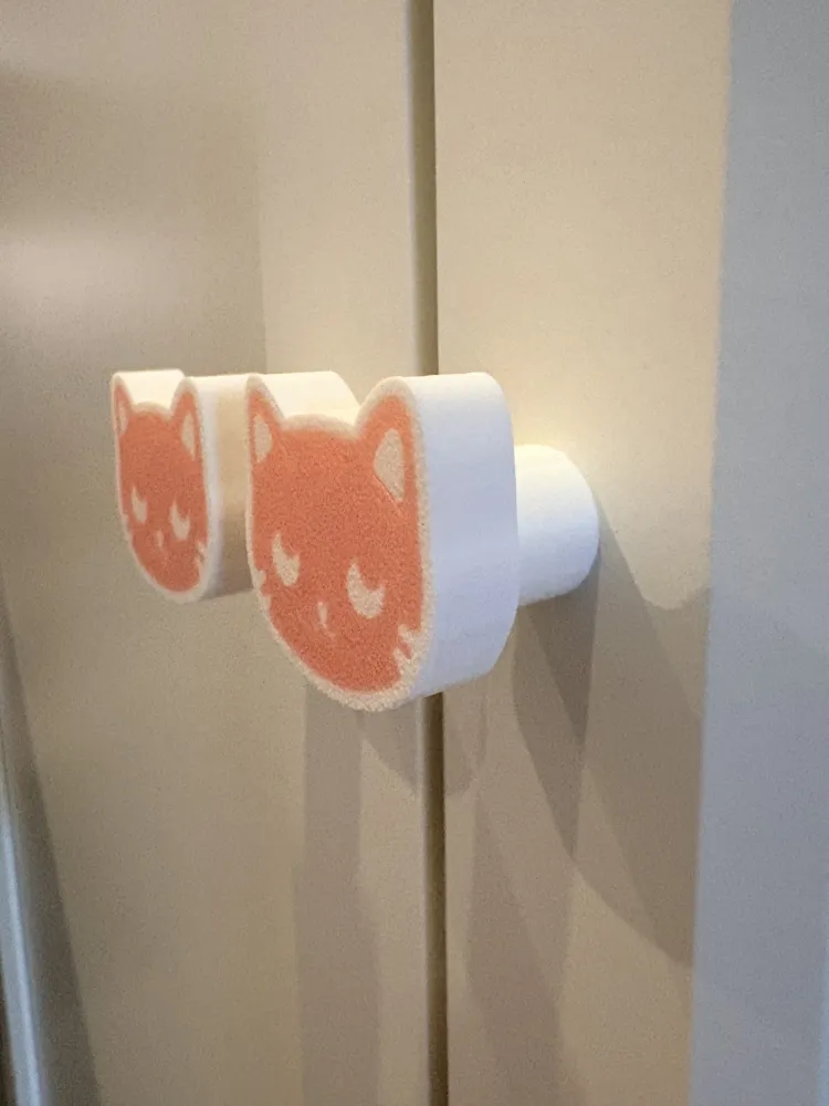 Cute kitty Ikea Billy Oxberg knob - Free 3D Print Model - MakerWorld