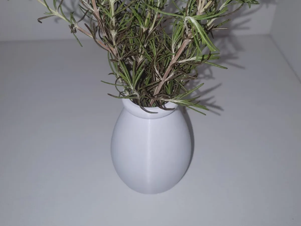 Flower bottle - Free 3D Print Model - MakerWorld