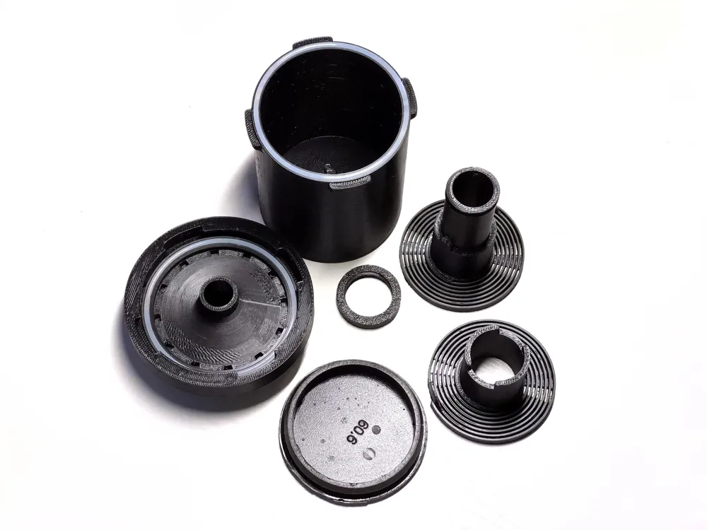 Developing tank for single 120 film roll - Free 3D Print Model - MakerWorld