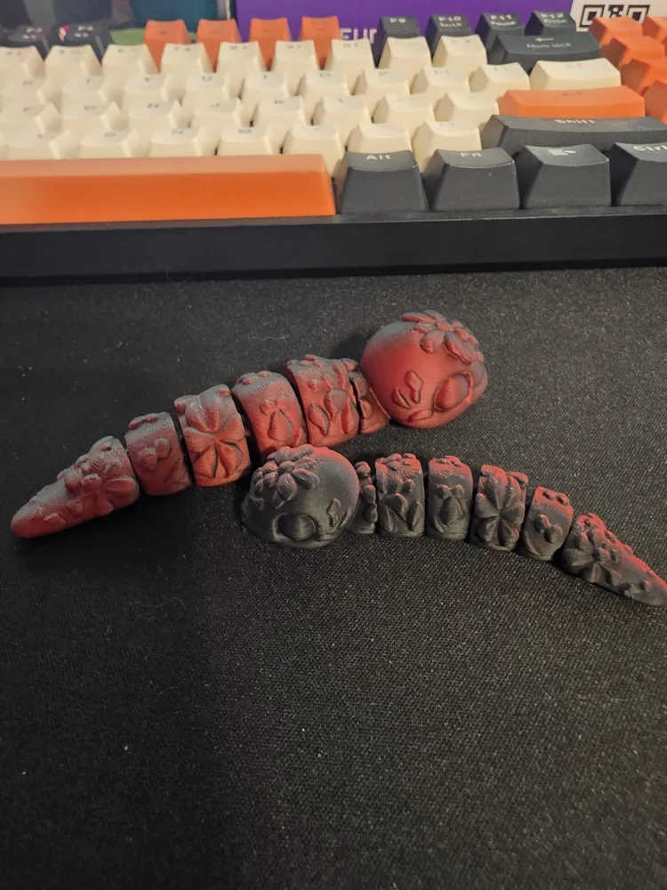 Articulated Flower Snake - Free 3D Print Model - MakerWorld