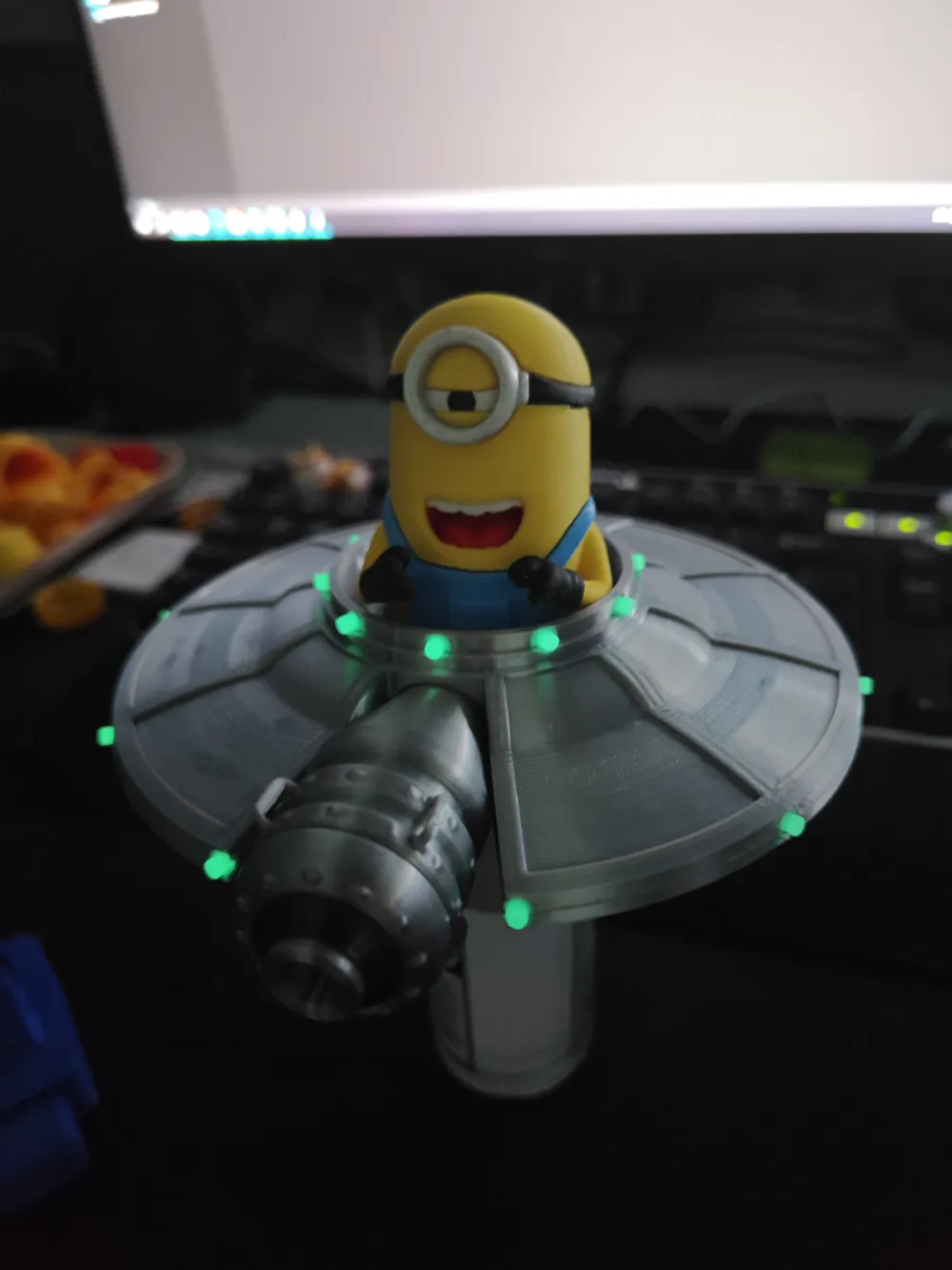 Minion driving UFO (NO-AMS) Minion and big monster - Free 3D Print ...