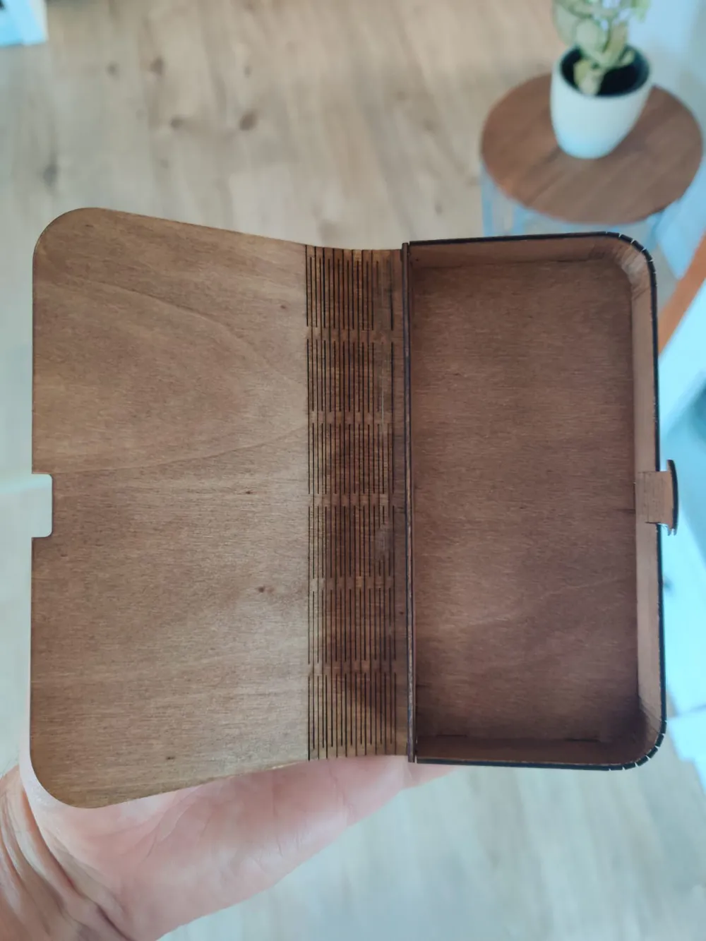 Folding Wooden Box – With a practical pull tab by woodbear MakerWorld ...